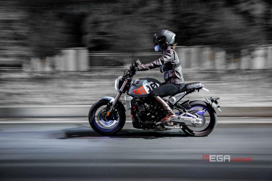 SENKE Alien Creatures (SK400-KG) Динамический обзор в ночное время ...