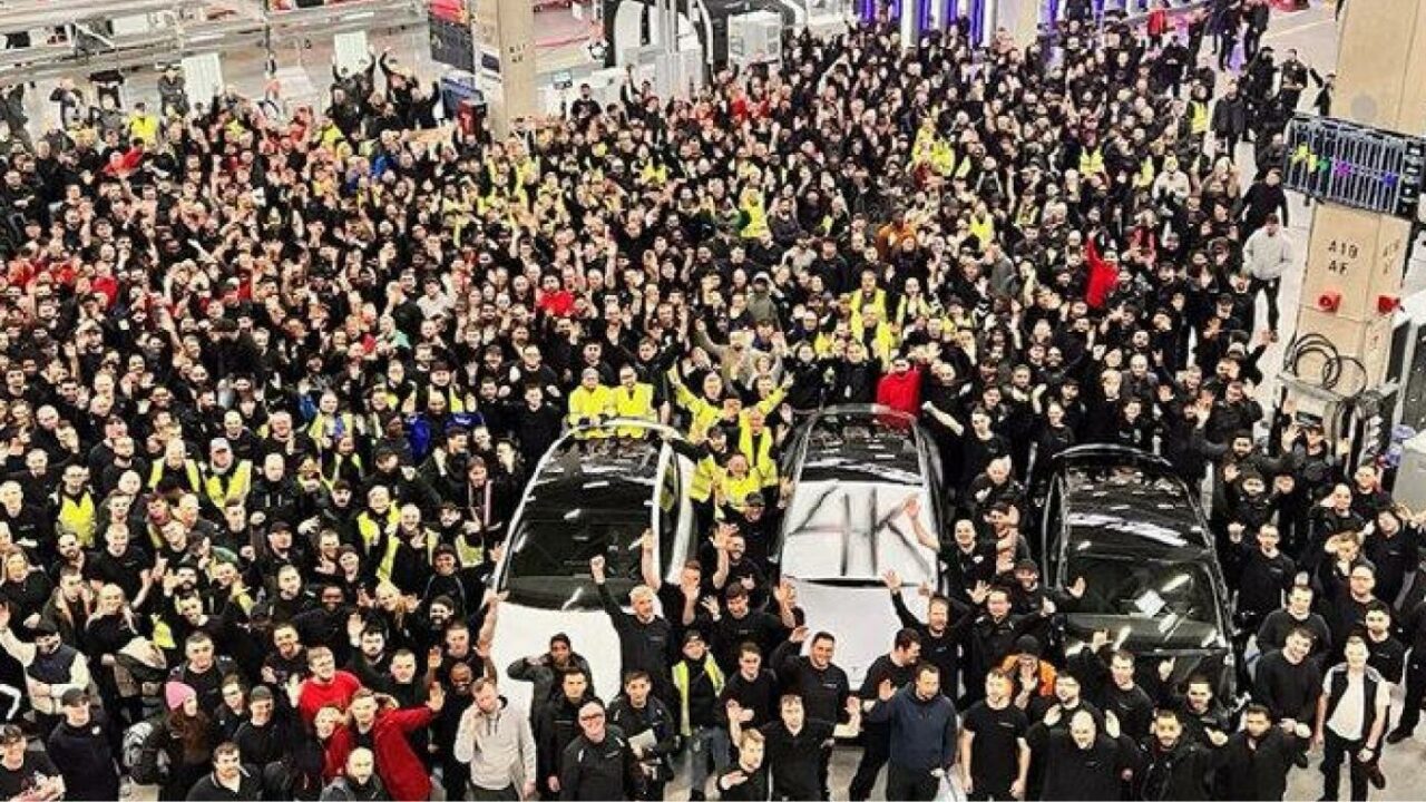 Первая Tesla Model Y с аккумулятором BYD Blade сошла с конвейера в ...
